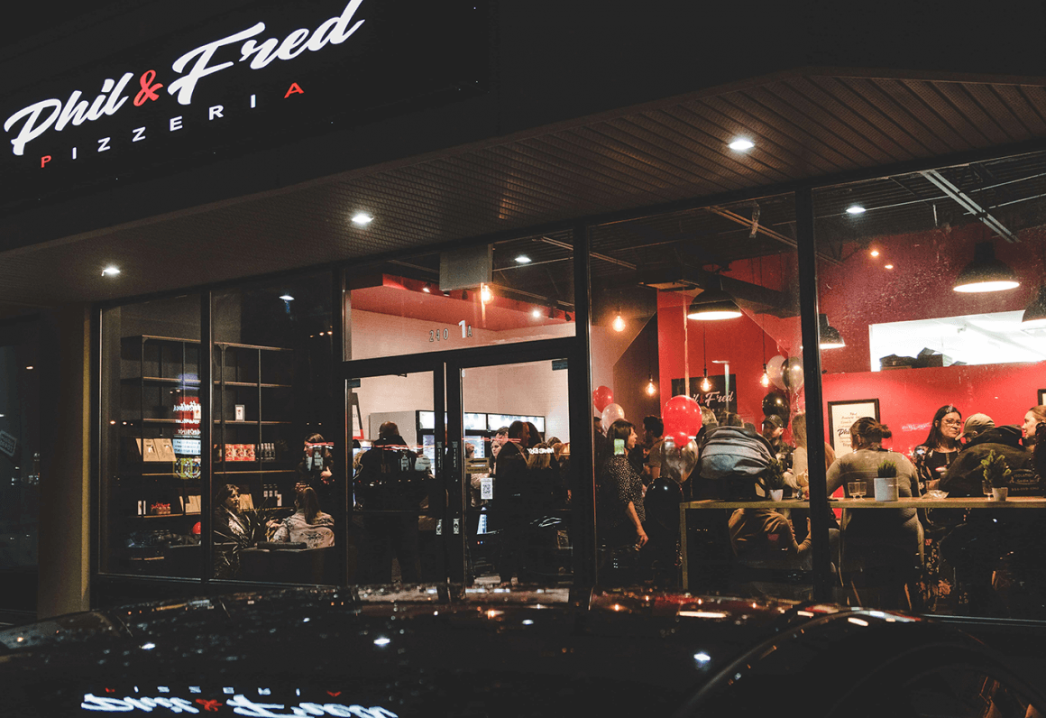 Où la pizza prend tout son sens | Phil & Fred Pizzeria